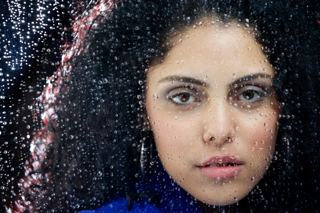 Westcott University — How to Control Reflection when Shooting Through a ...