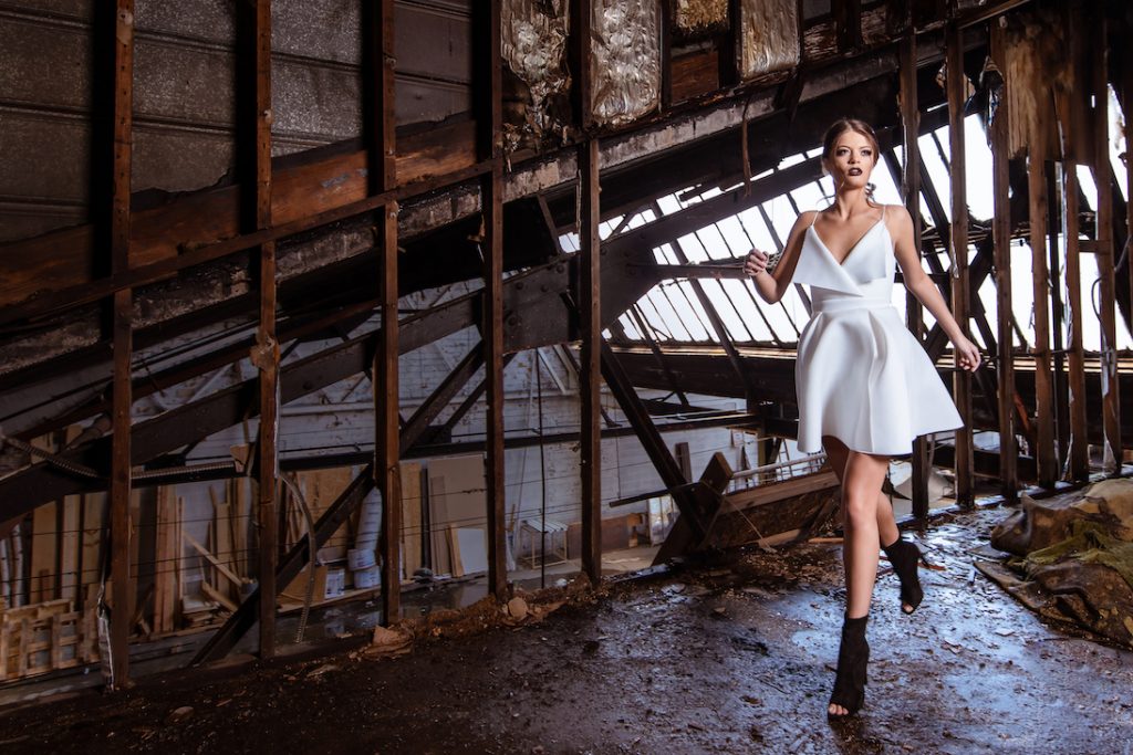 Capturing Dynamic Fashion Photos with Off-Camera Flash