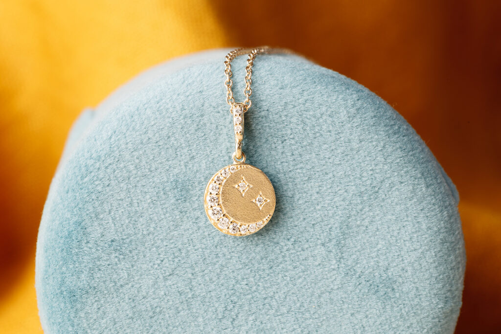Westcott University — Jewelry Photography Made Easy: A Comparison Using ...