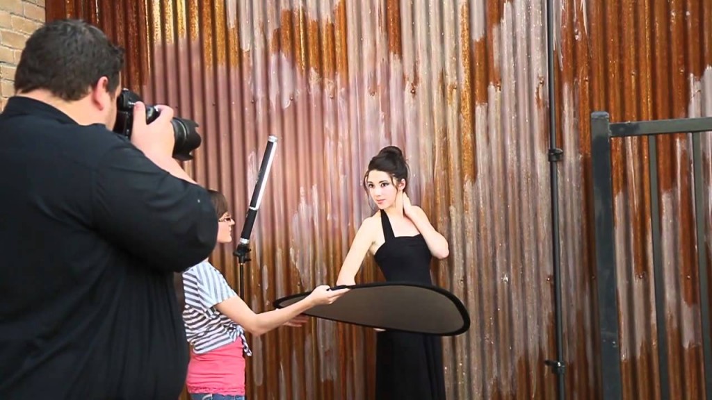Dramatic Boudoir Photography - Lighting and Posing Tips